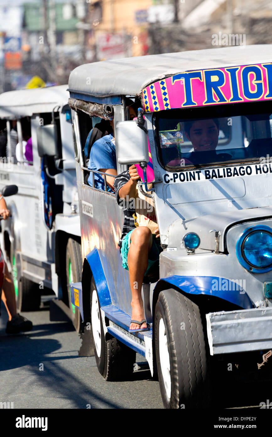 Jeepney jeepneys transport Banque de photographies et d’images à haute ...