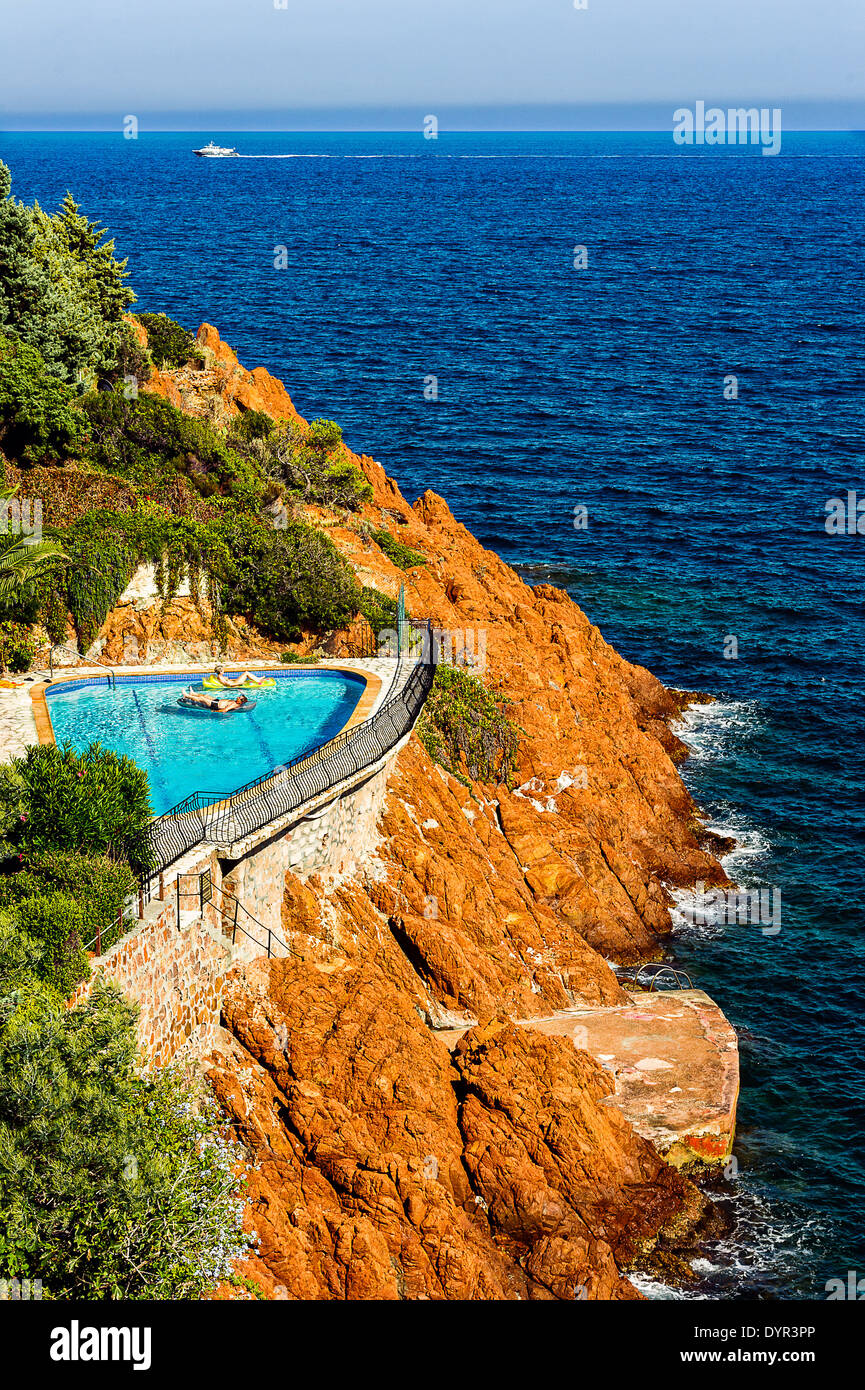 Cap esterel Banque de photographies et d’images à haute résolution - Alamy