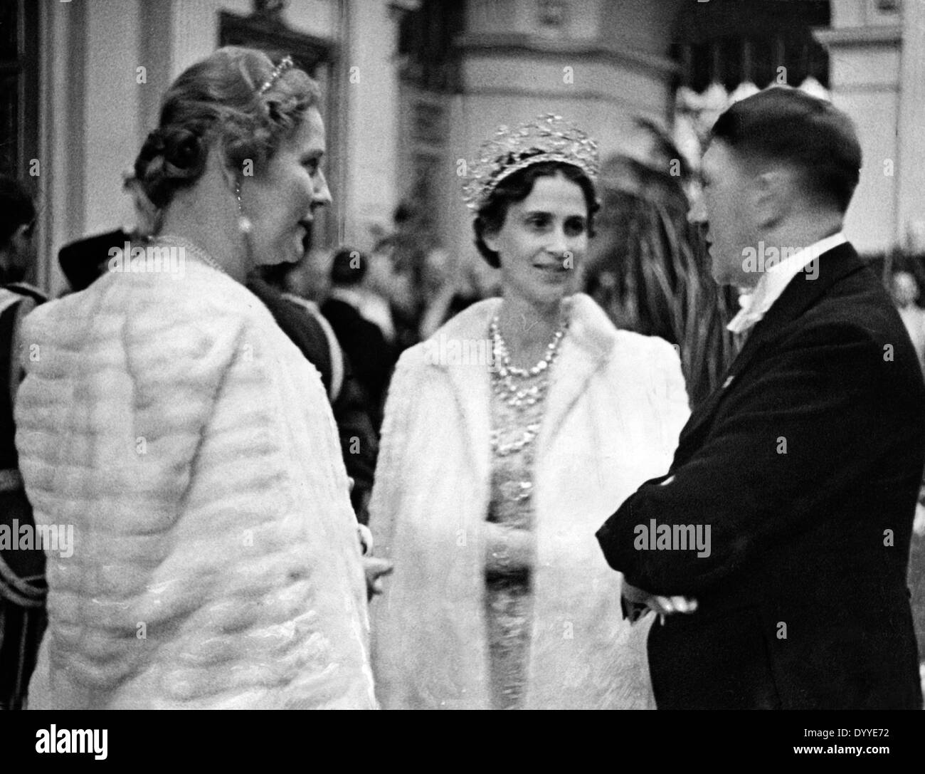 Adolf Hitler avec Olga de Yougoslavie, 1939 Photo Stock - Alamy
