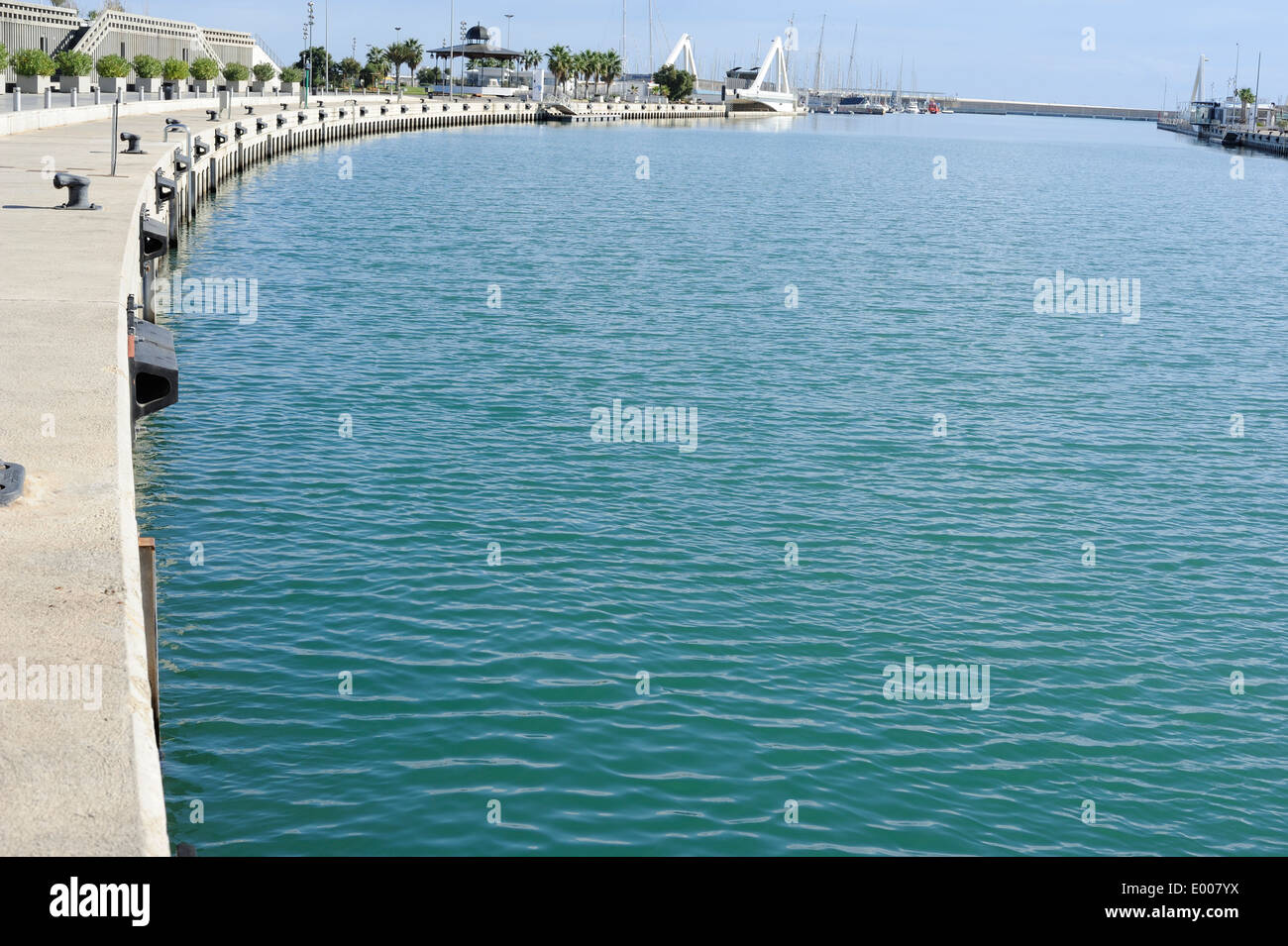 Port de valence Banque de photographies et d’images à haute résolution ...