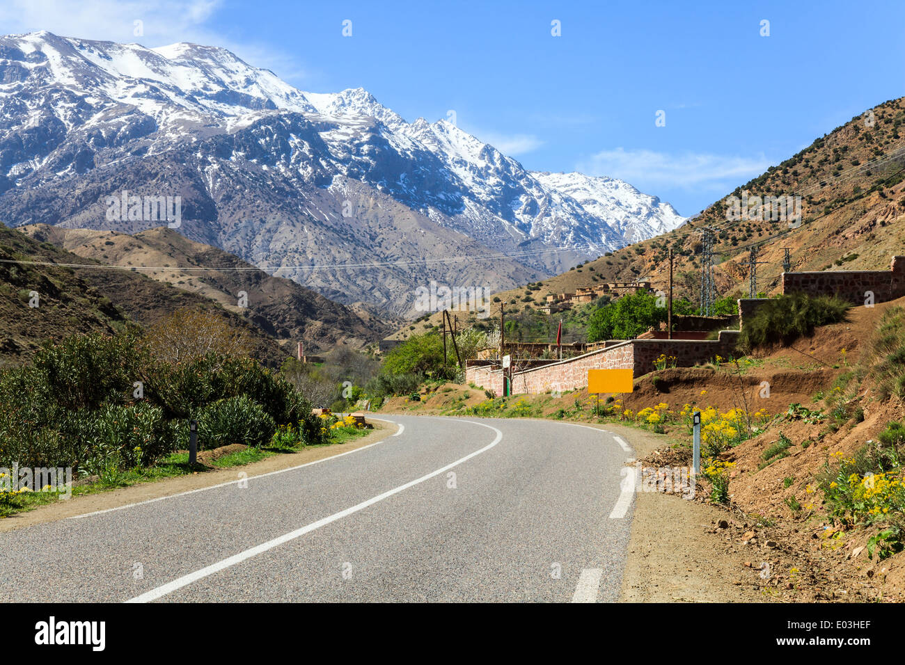 Route des montagnes de l'atlas Banque de photographies et d’images à ...