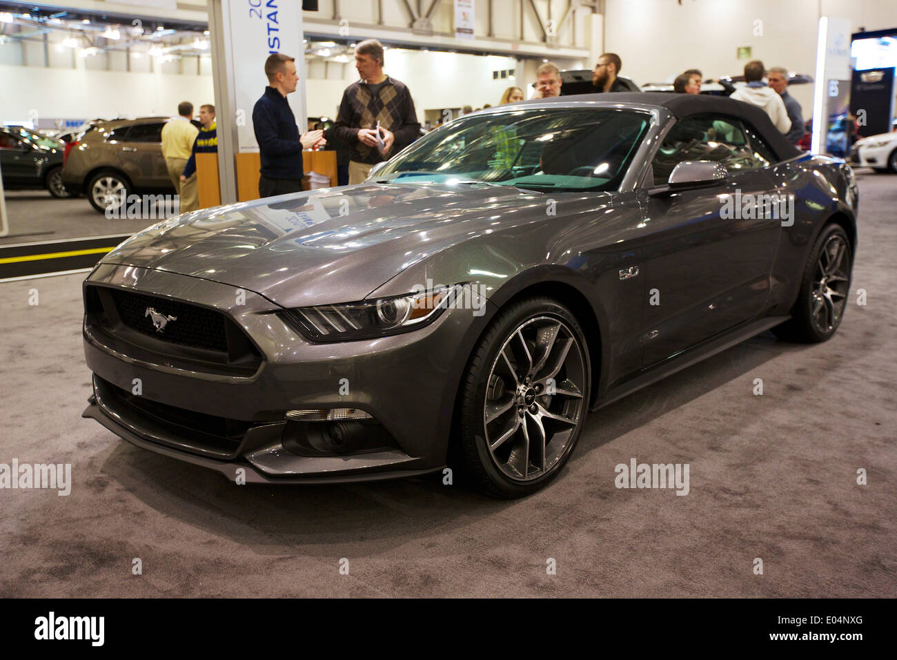 Ford mustang convertible car Banque de photographies et d’images à ...