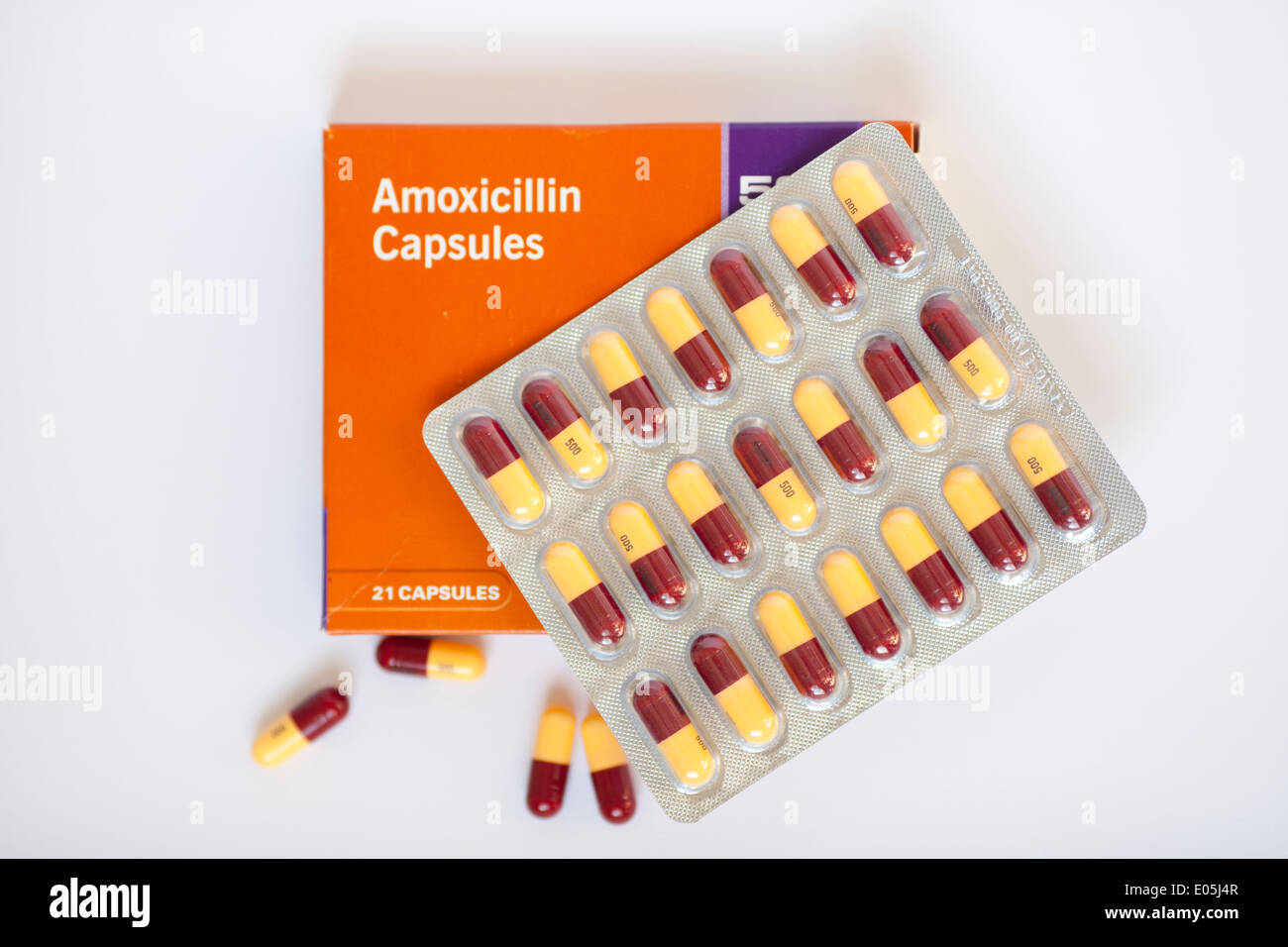 Amoxicillin antibiotics box Banque de photographies et d’images à haute ...