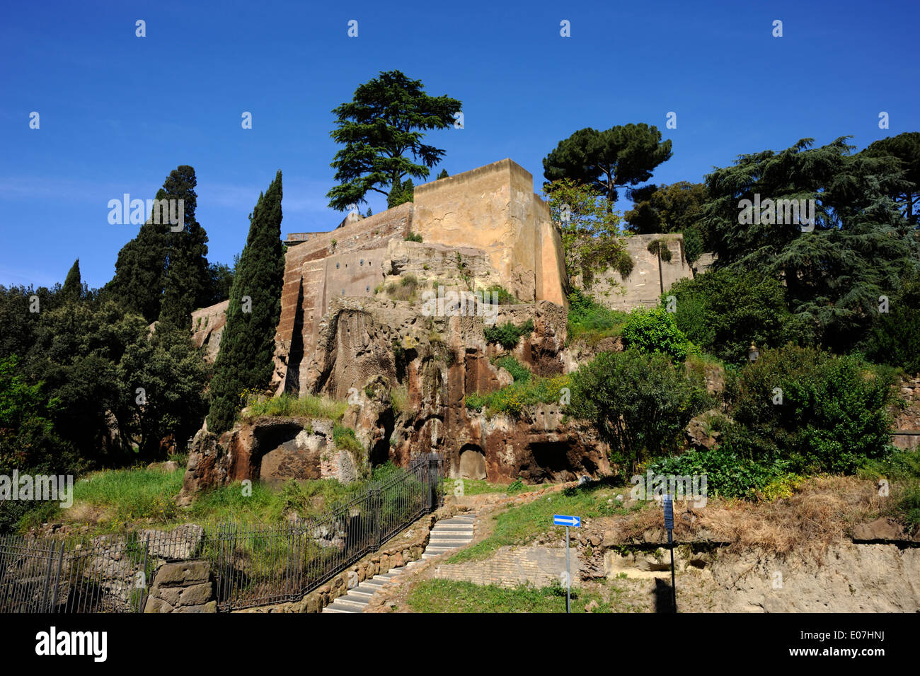 L'Italie, Rome, rupe tarpea, Roche tarpéienne Banque D'Images, Photo ...