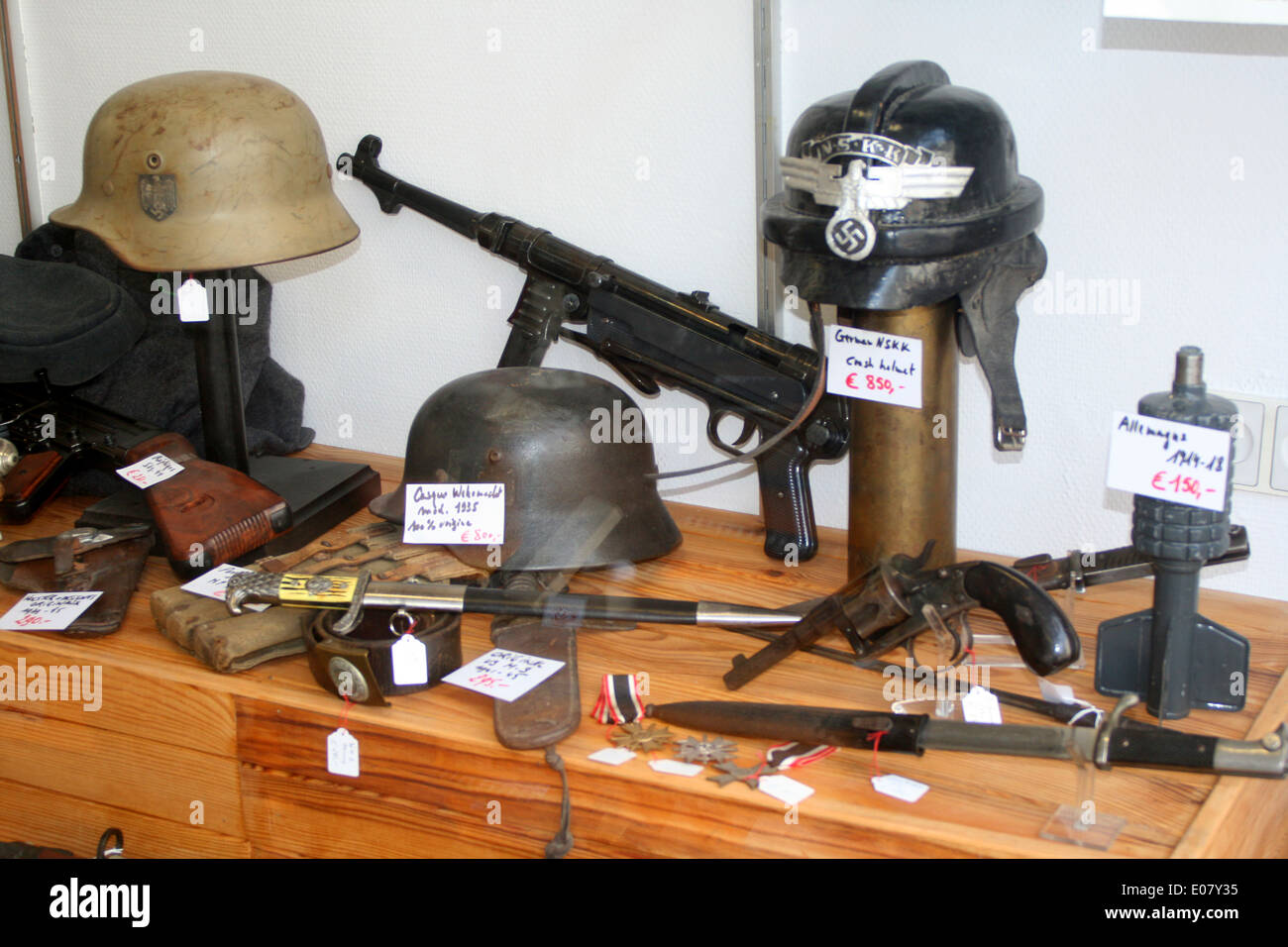 Ww2 shop Banque de photographies et d’images à haute résolution - Alamy