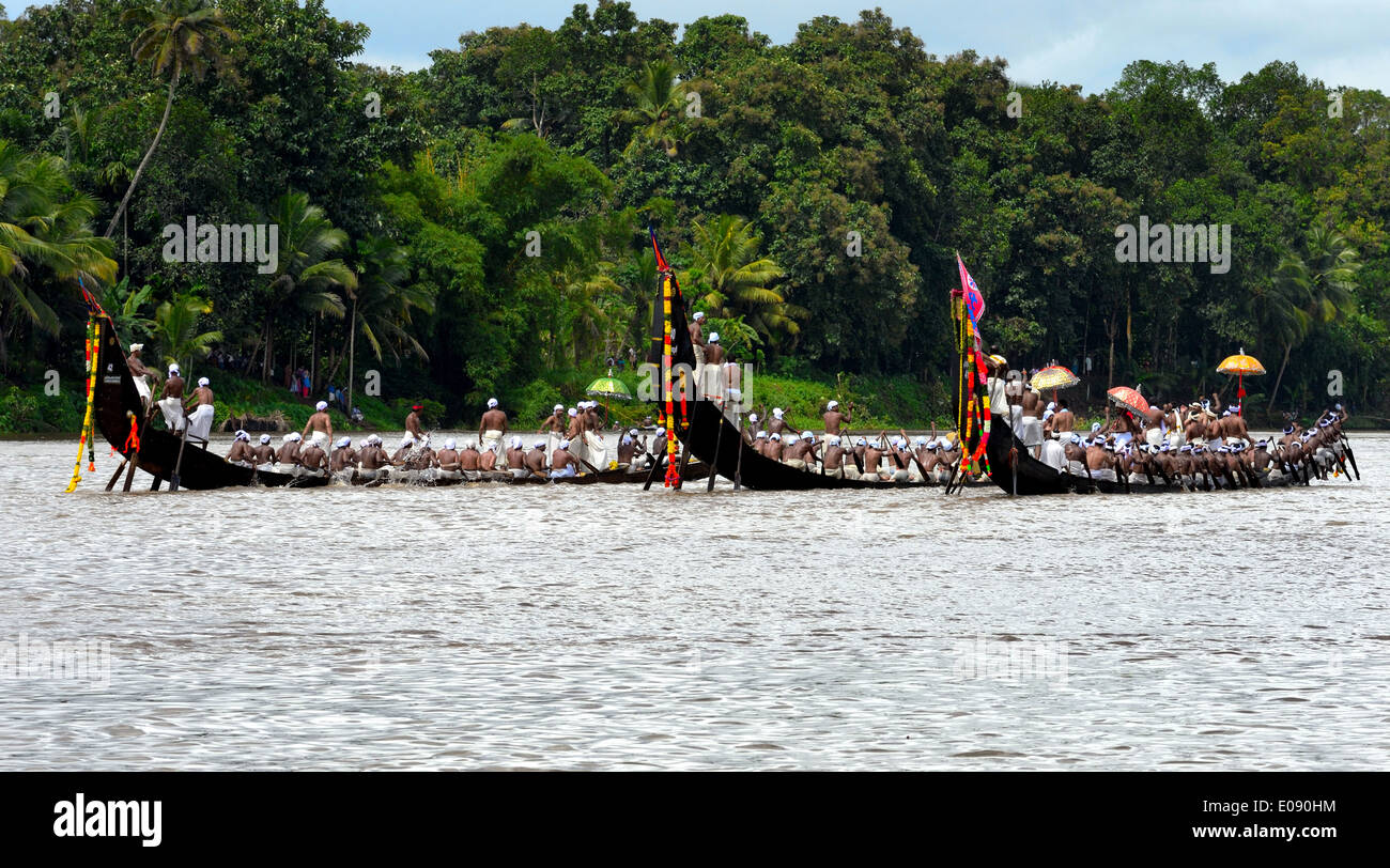Aranmula boat race Banque de photographies et d’images à haute ...