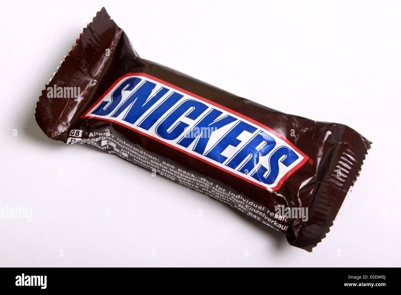 Snickers marathon chocolate bar Banque de photographies et d’images à ...