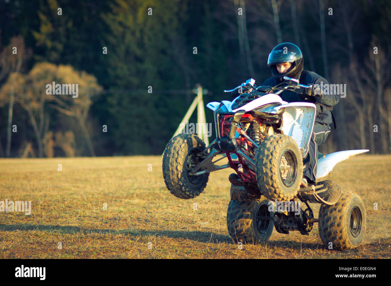 Yamaha 4x4 atv Banque de photographies et d’images à haute résolution ...