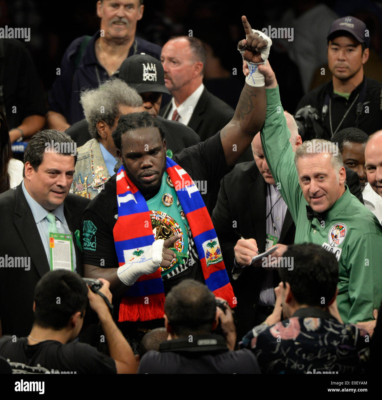 Los Angeles, Californie, USA. 10 mai, 2014. L'arbitre de boxe Jack ...