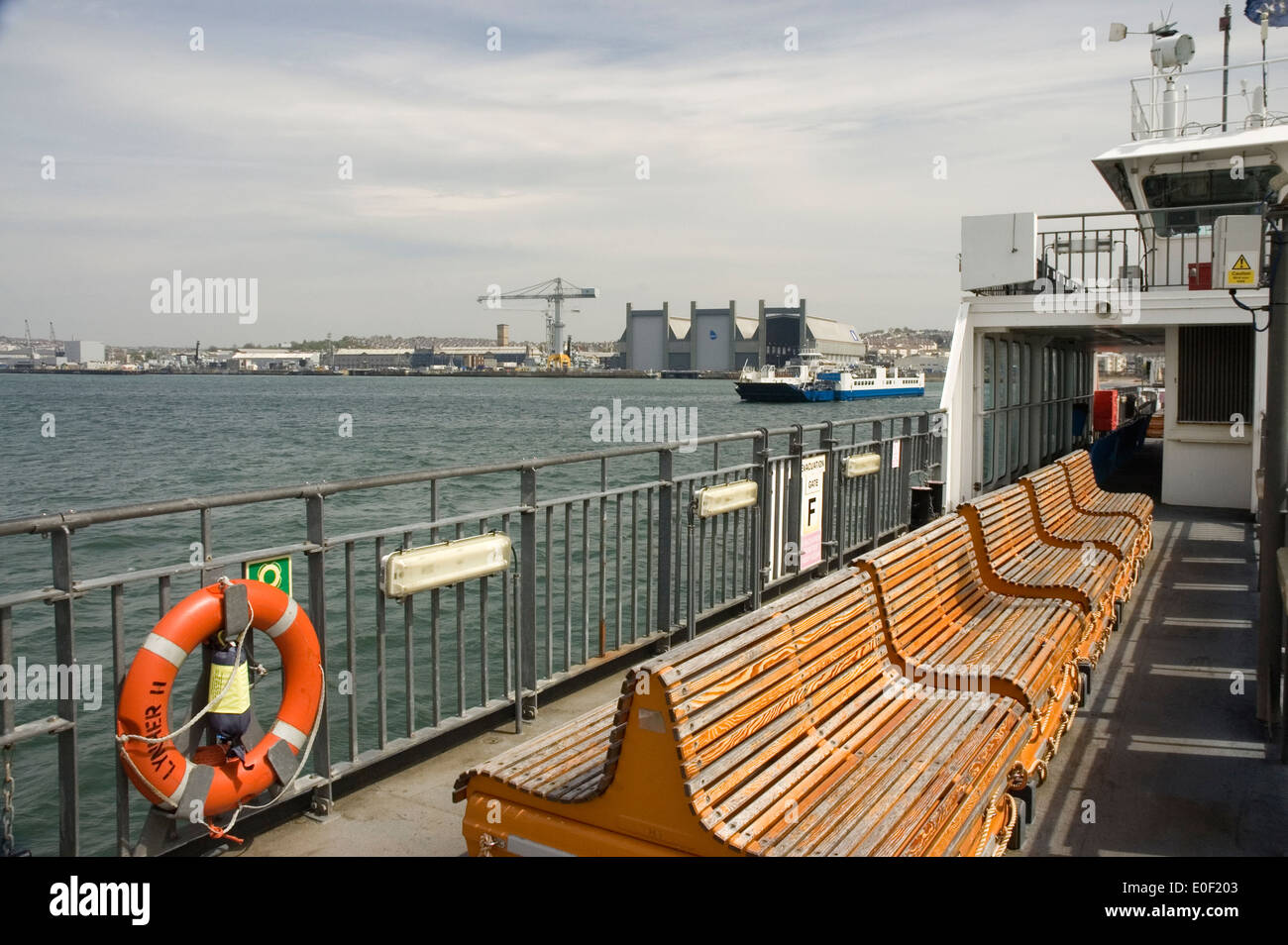 Torpoint ferry Banque de photographies et d’images à haute résolution ...