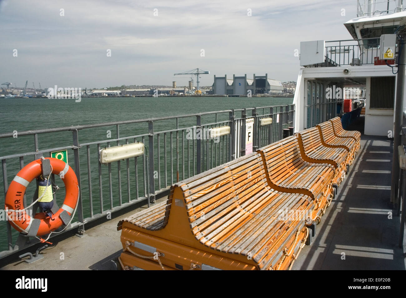 Torpoint ferry Banque de photographies et d’images à haute résolution ...