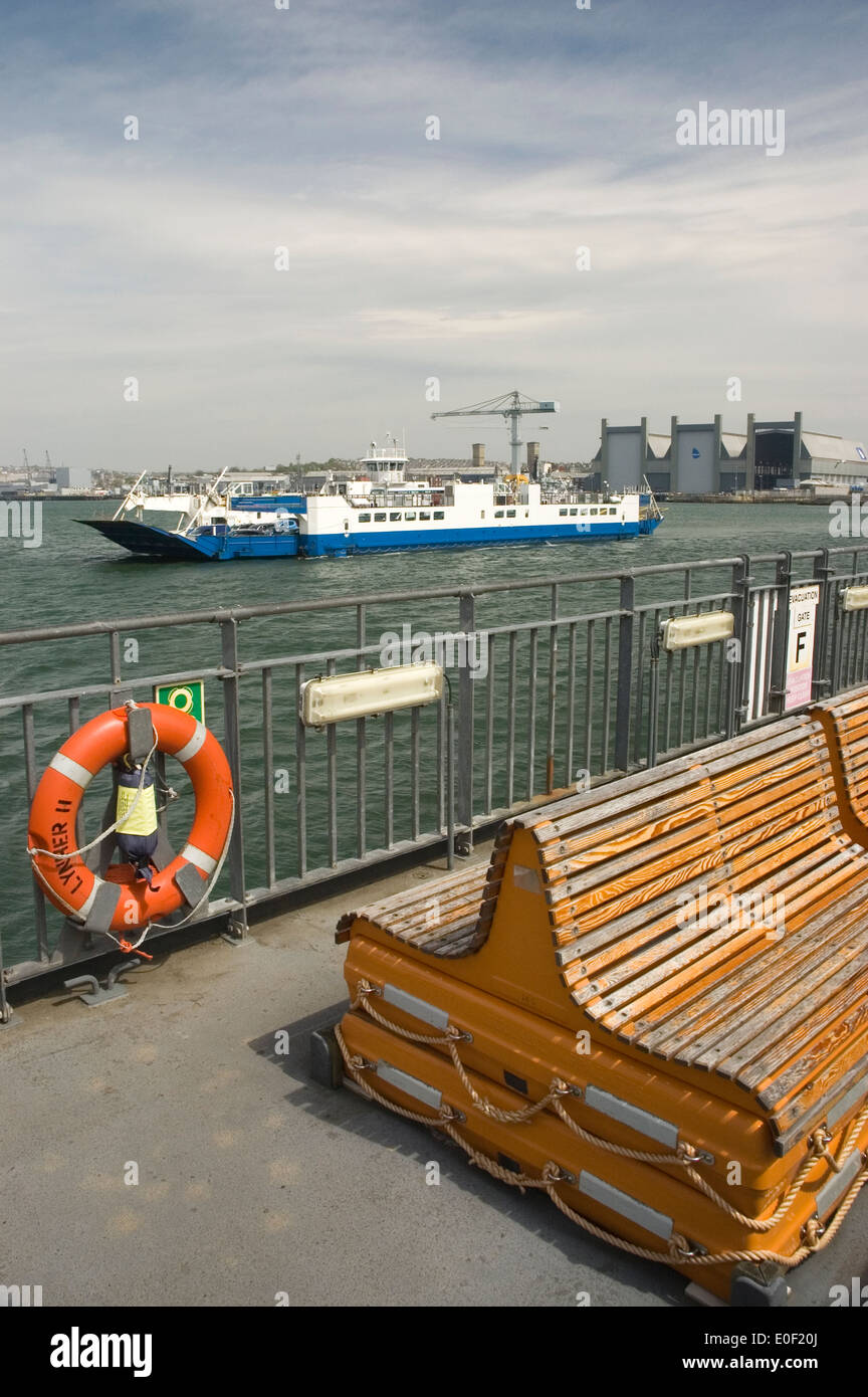 Torpoint ferry Banque de photographies et d’images à haute résolution ...