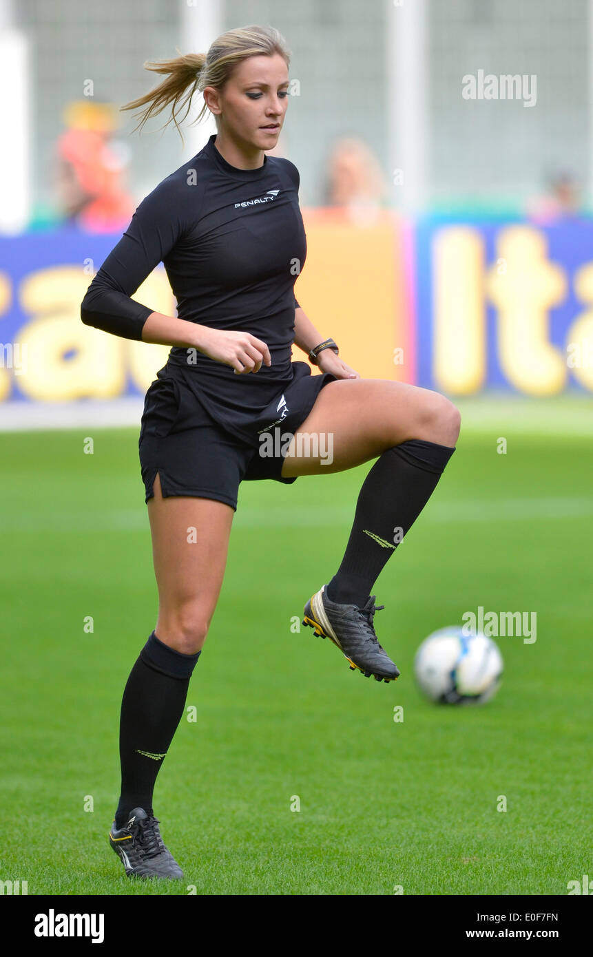 Brazilian assistant referee fernanda colombo Banque de photographies et ...
