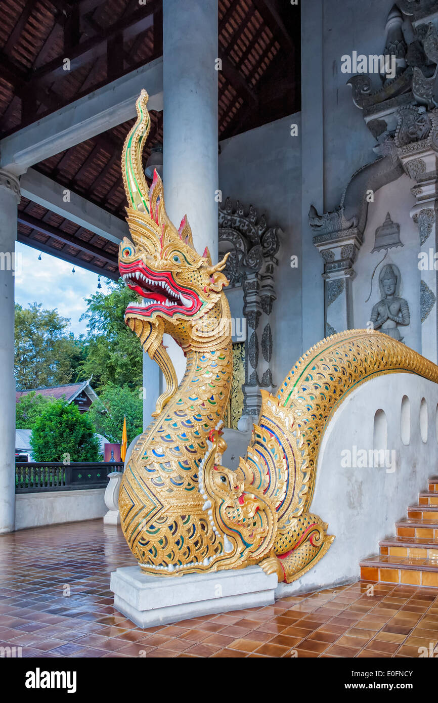 Thai naga Banque de photographies et d’images à haute résolution - Alamy