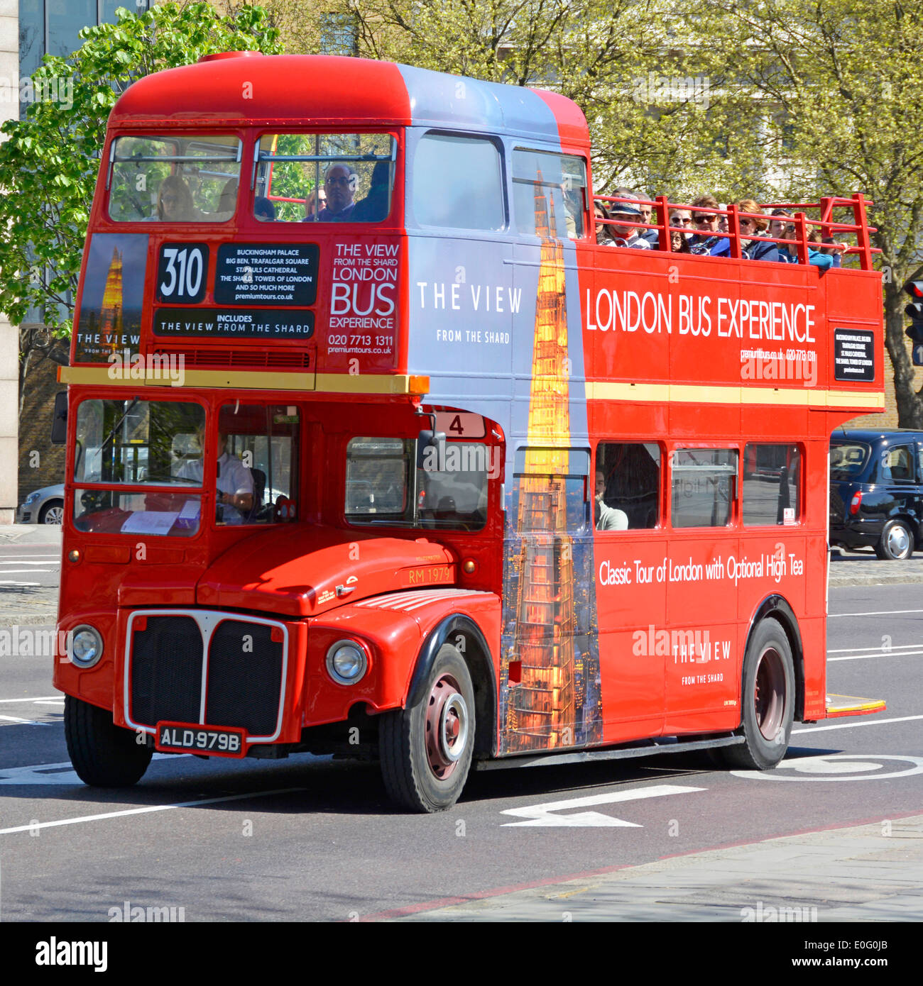 Bus anglais Banque de photographies et d’images à haute résolution - Alamy