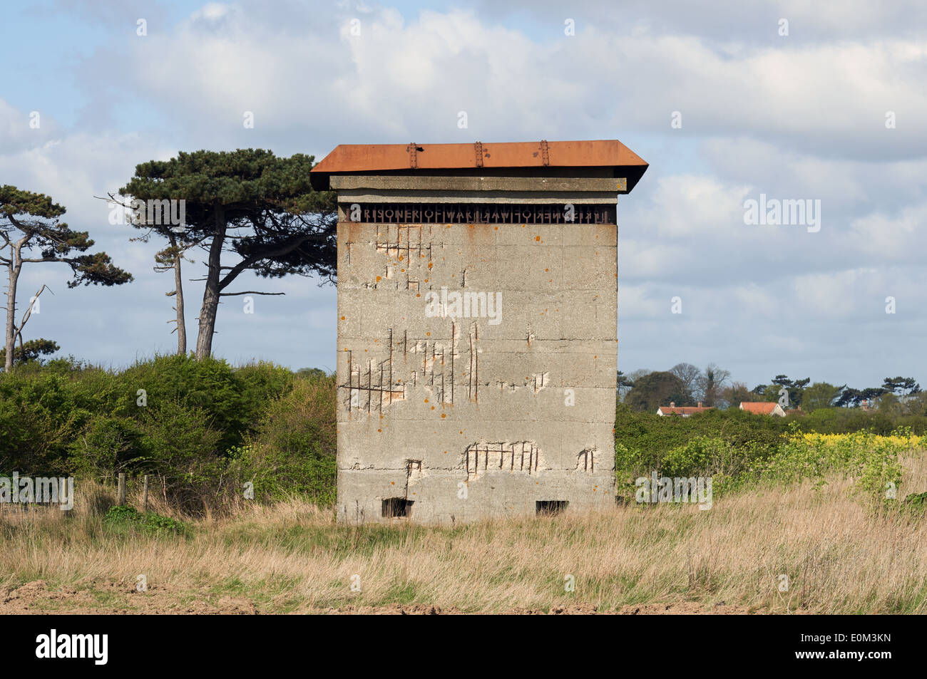 Ww2 lookout tower Banque de photographies et d’images à haute ...