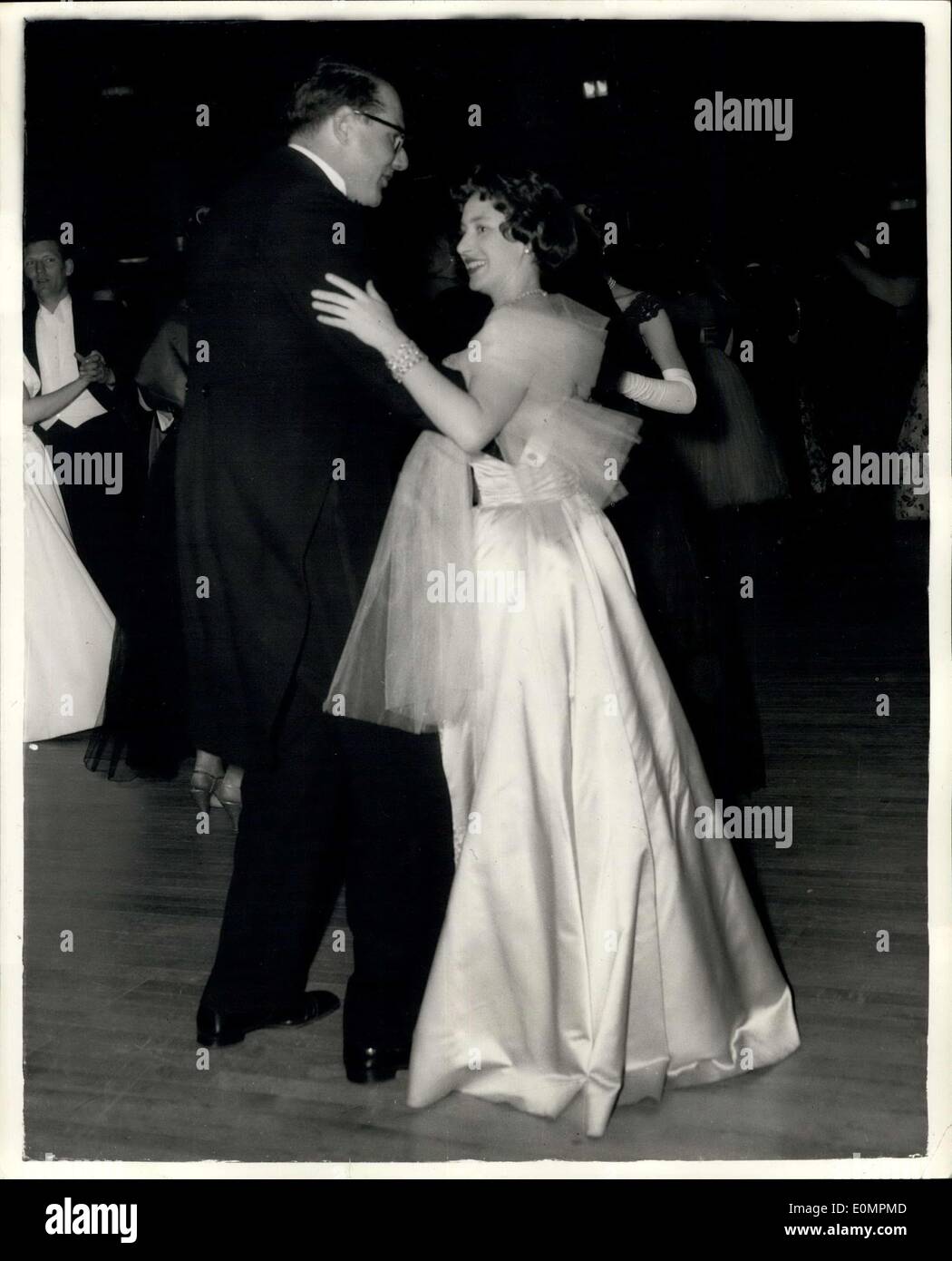 24 avril 1956 - La princesse Margaret Danse au ''Red Hat'' Ball : Son ...