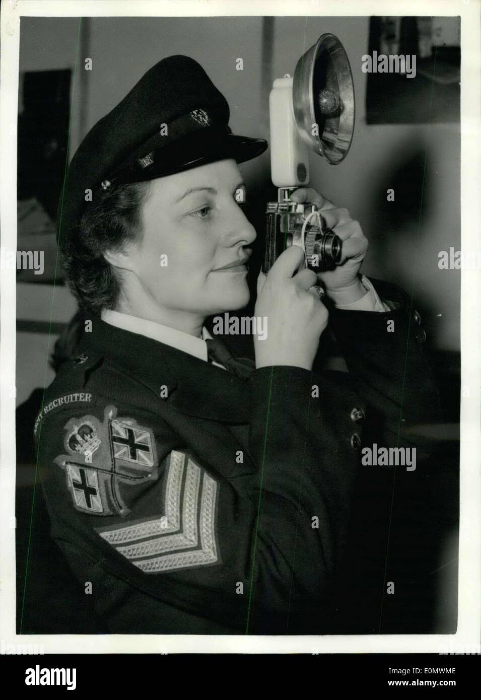 Women in the army Banque de photographies et d’images à haute ...