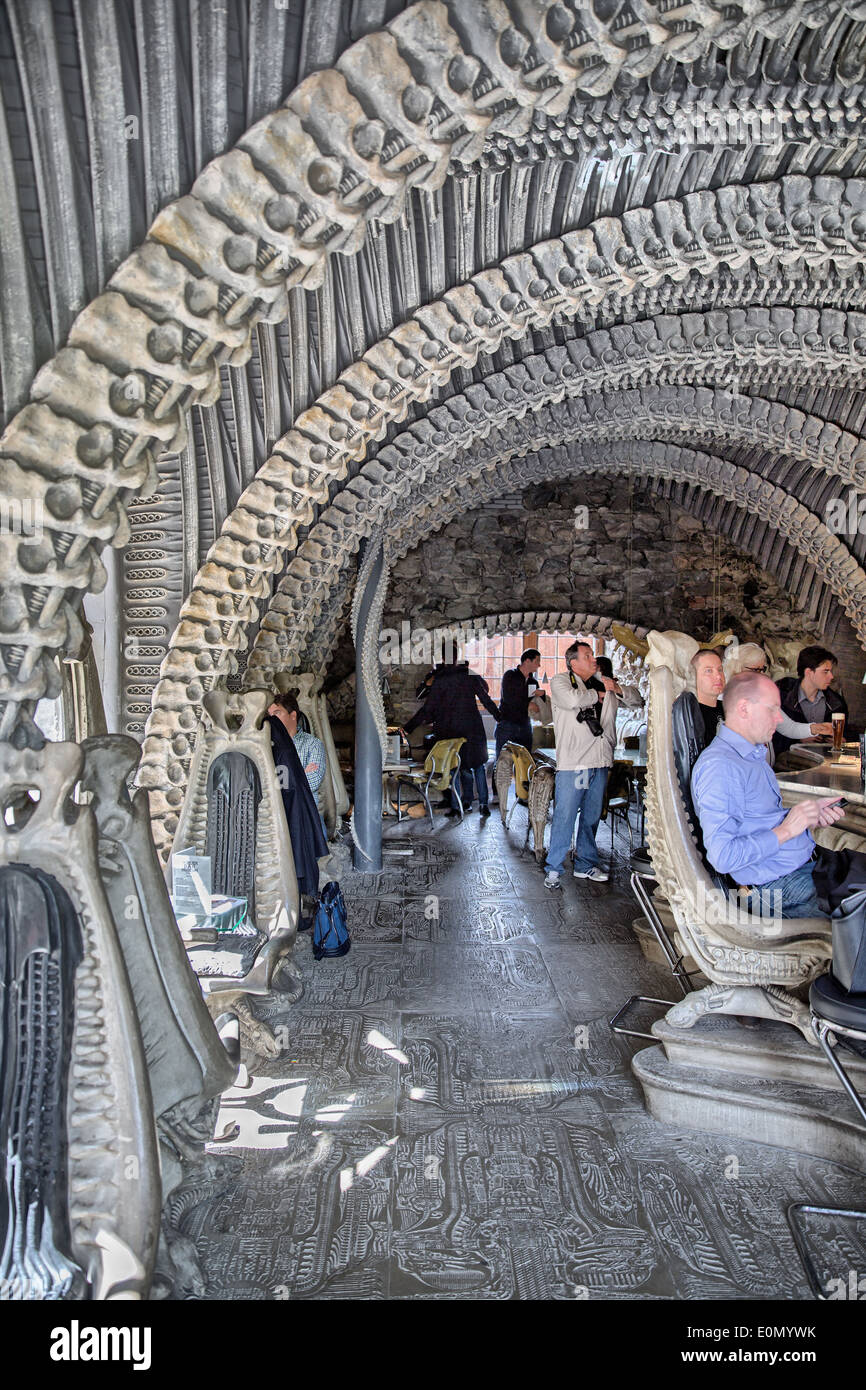 Musée hr giger Banque de photographies et d’images à haute résolution ...