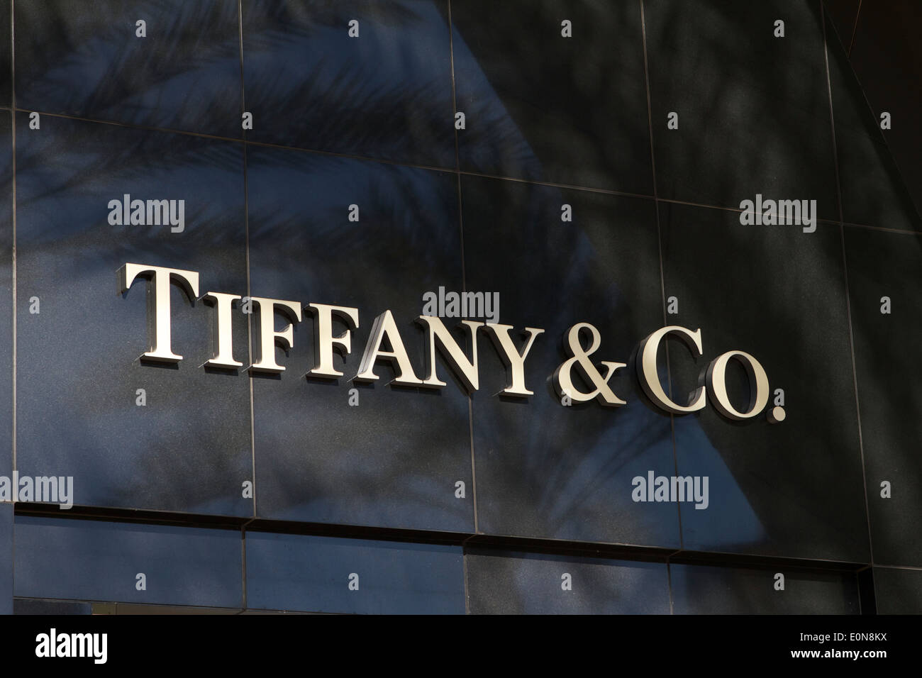 Tiffany Logo Banque d'image et photos - Page 2 - Alamy