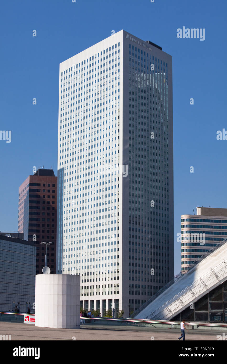 Tour egee im la defense Banque de photographies et d’images à haute ...