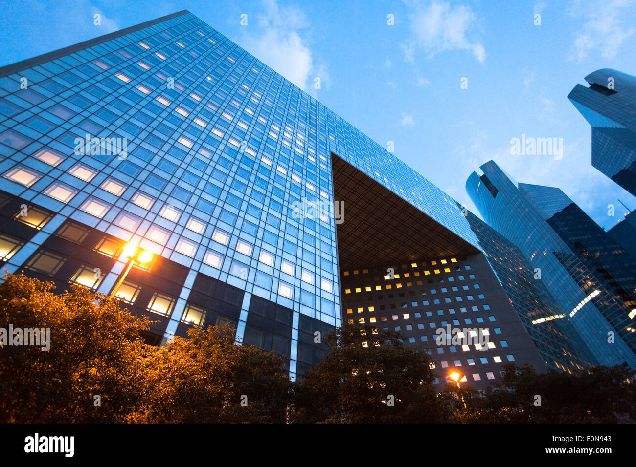 Gratte ciel à paris la defense Banque de photographies et d’images à ...