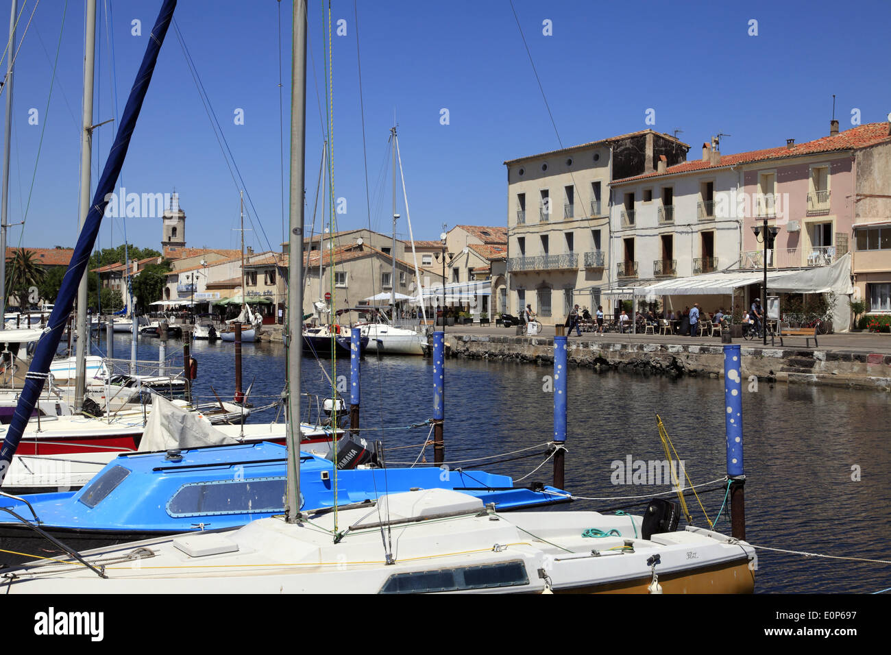 Marseillan port Banque de photographies et d’images à haute résolution ...