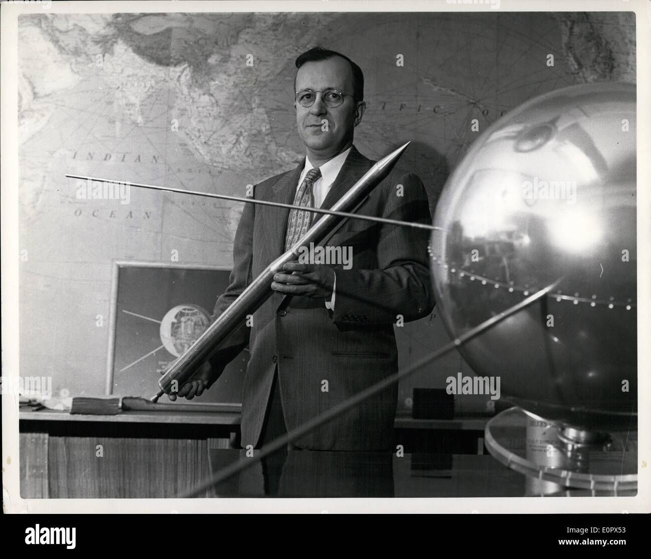 Directeur terre satelite Banque de photographies et d’images à haute ...