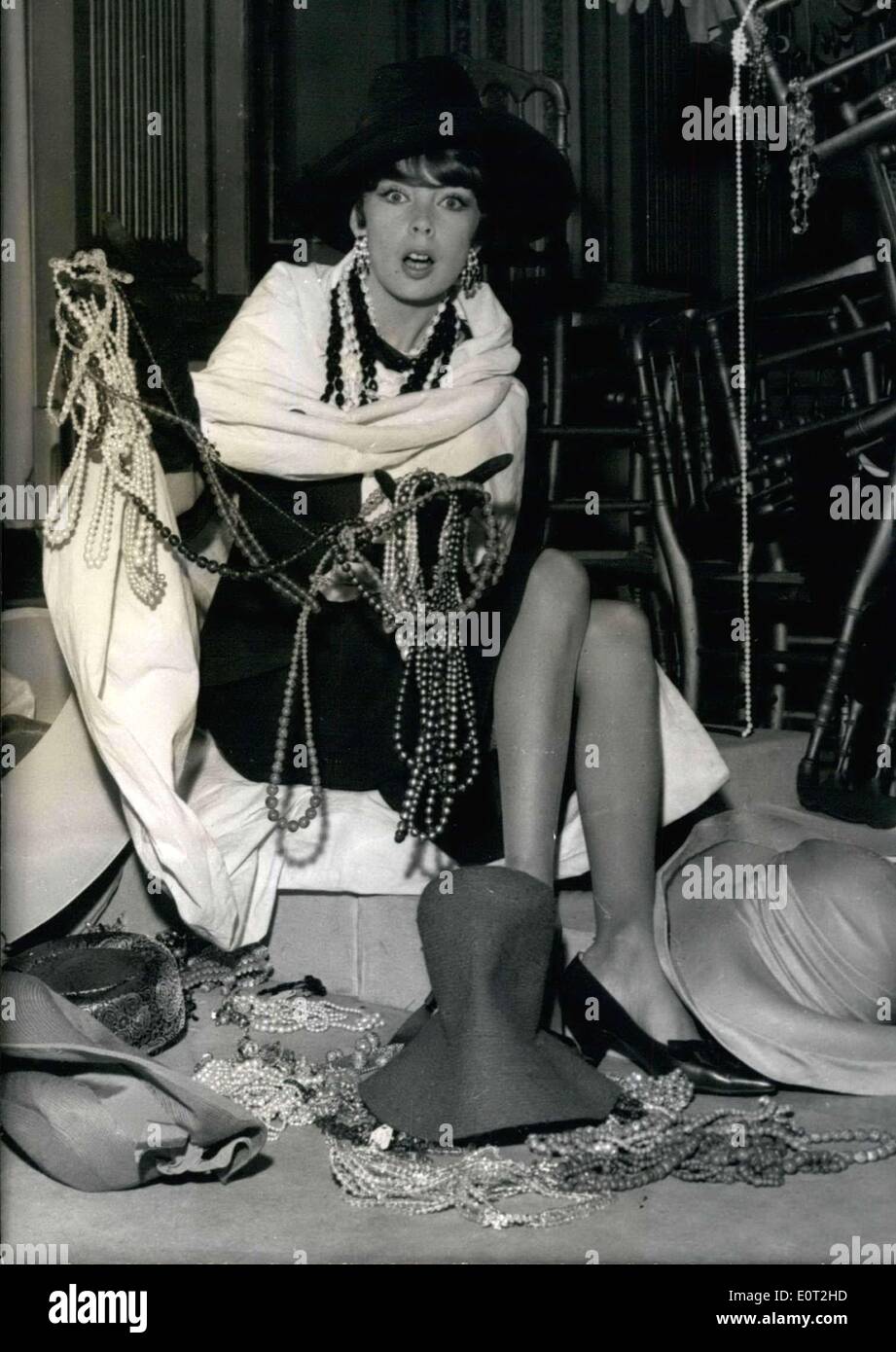 Maggy rouff Banque de photographies et d’images à haute résolution - Alamy