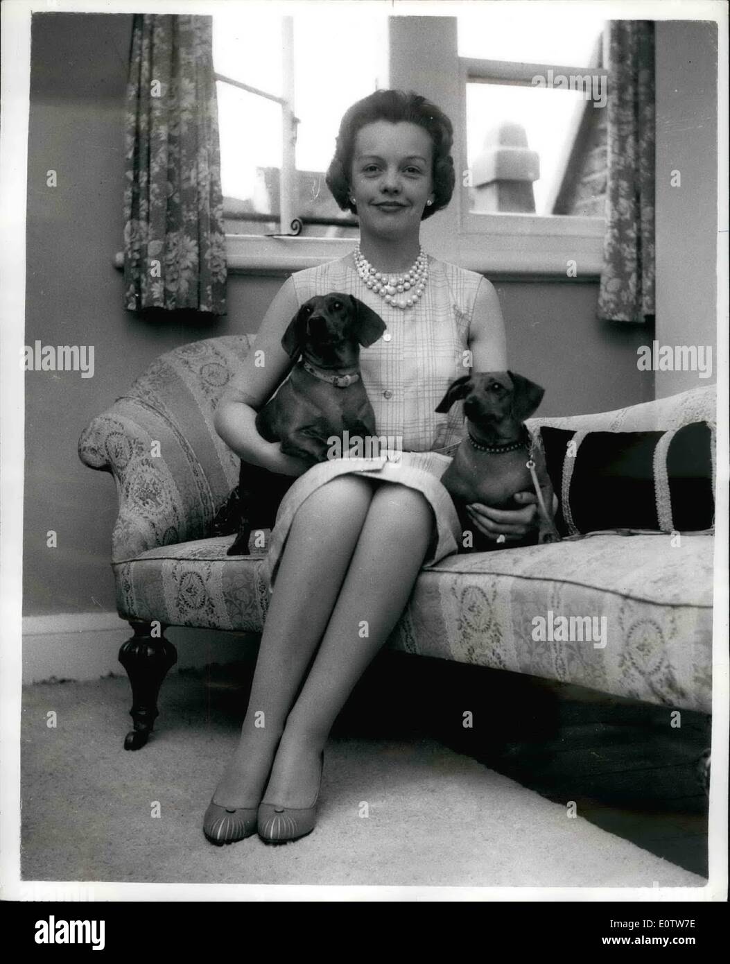 08 août, 1960 - ''Private Eye'' - victoires contre Dominic Elwes... Détective privé Mme Yvonne ...