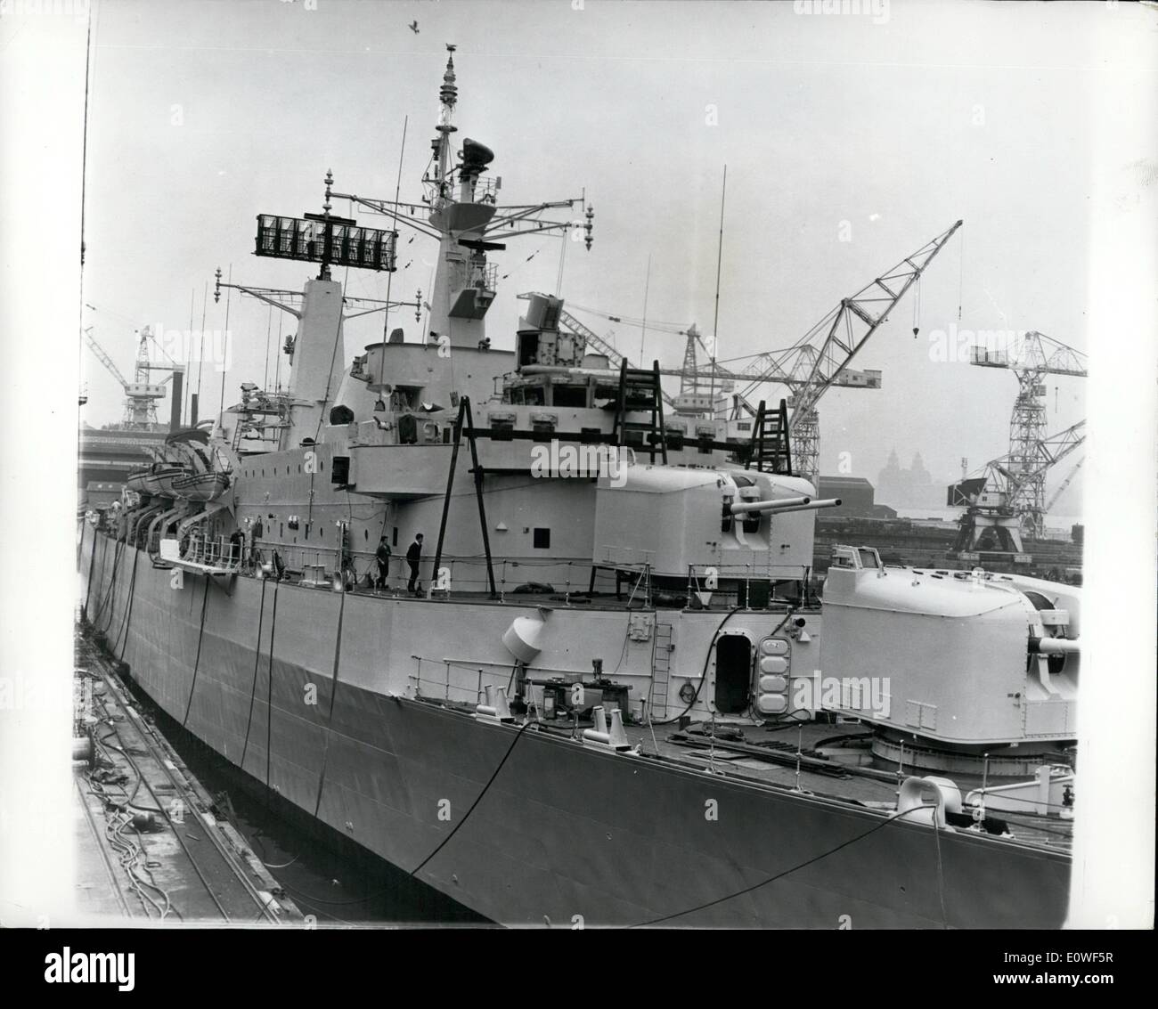 10 octobre 1962 - premier destroyer lance-missiles EST PRESQUE TERMINÉE ...