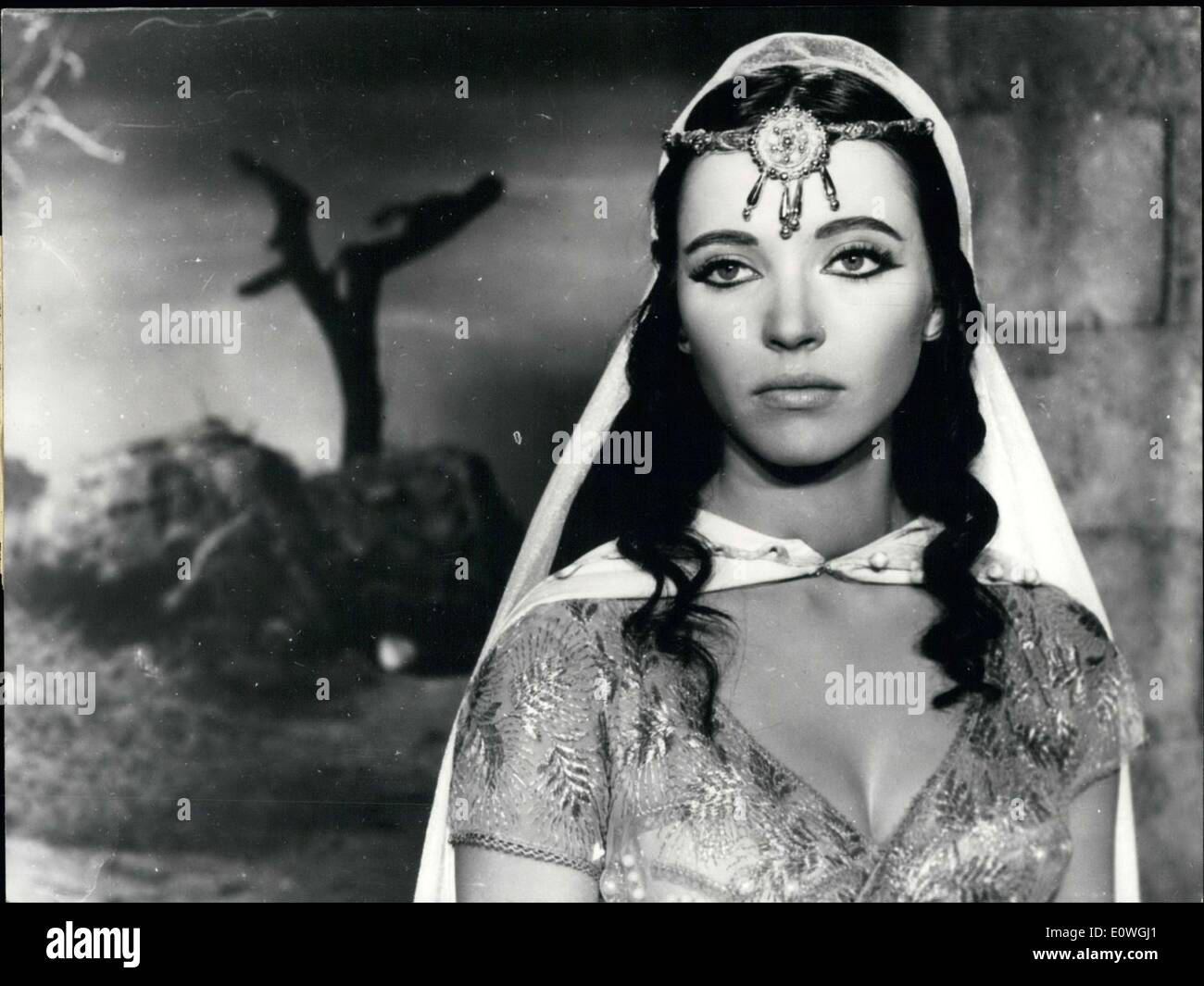 04 déc., 1962 - Les jeunes, l'actrice danoise, Anna Karina a récemment ...