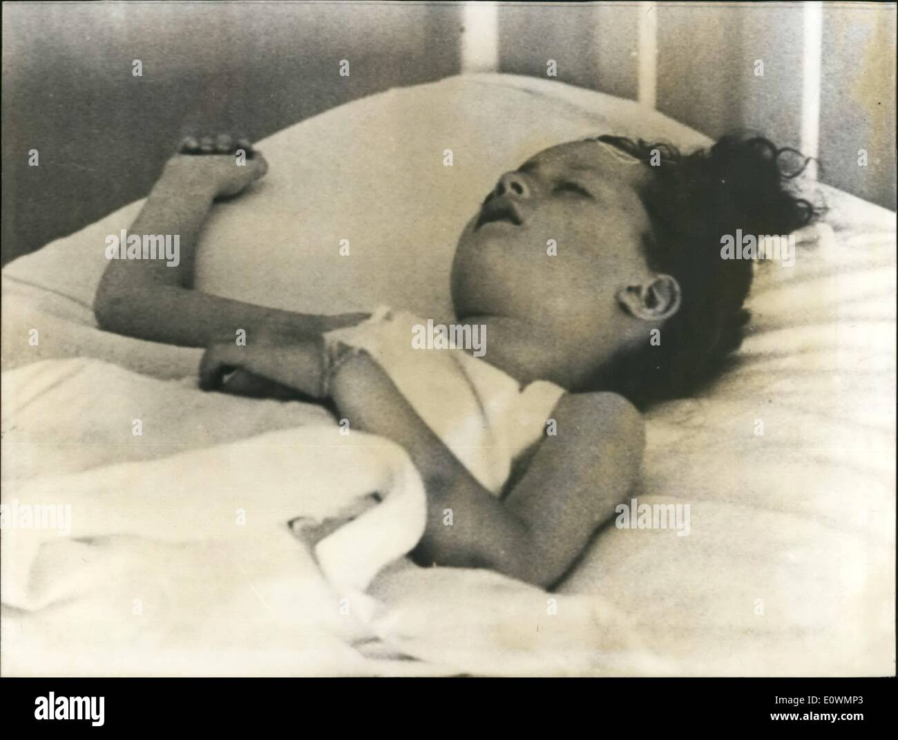 08 août, 1963 - Petite Elsa est hors de Coma : peu d'Elsa Simon, à l ...