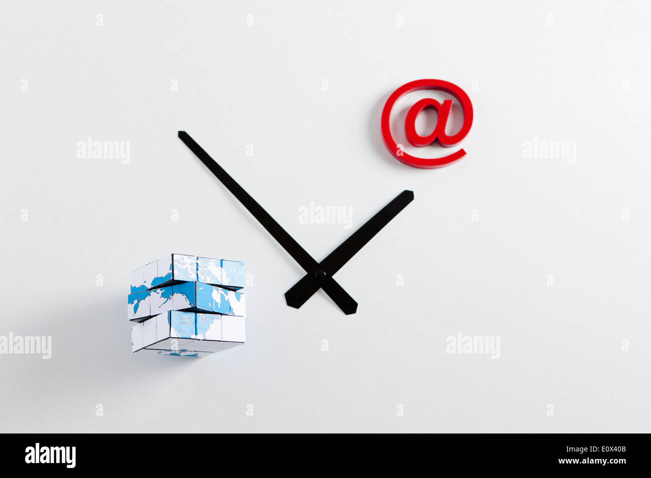 Cube clock Banque de photographies et d’images à haute résolution - Alamy