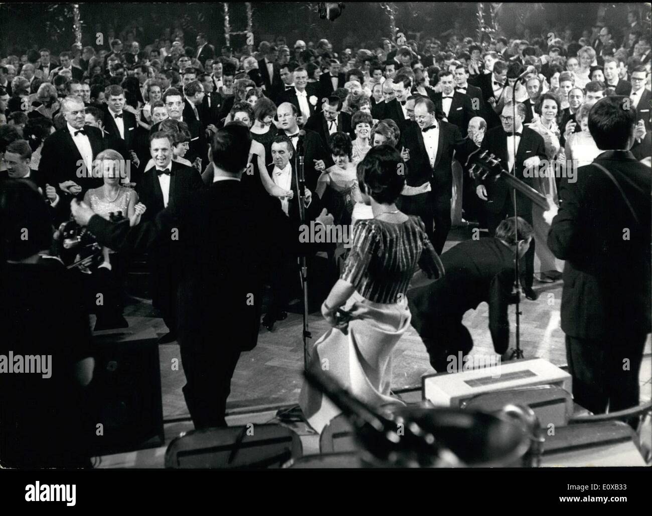 Sirtaki de danse grecque Banque de photographies et d’images à haute ...