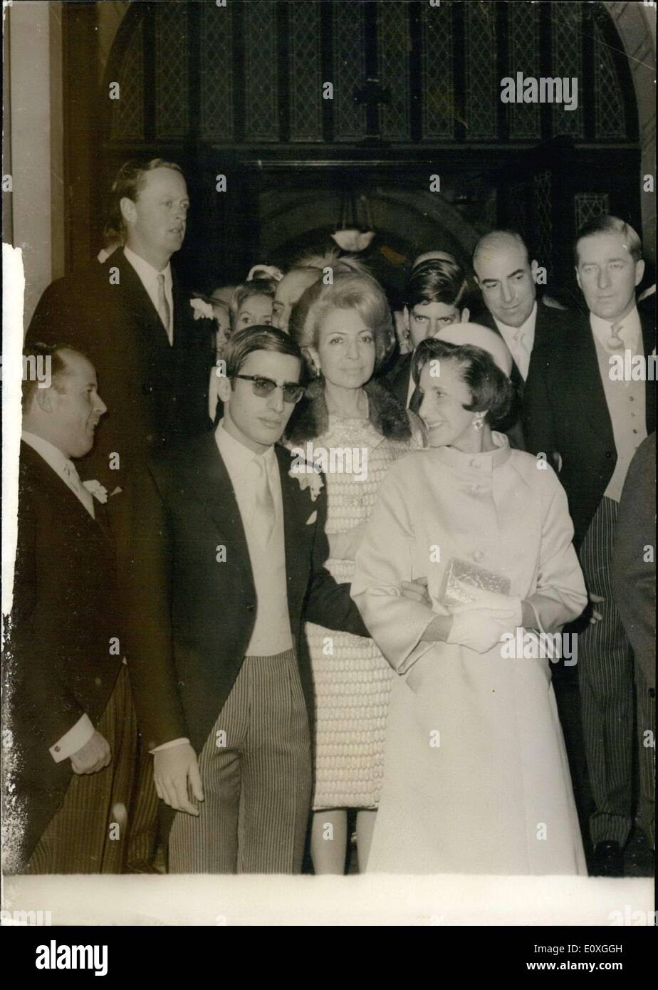 Le 27 novembre 1966 - Voici Georges Livanos et Lita Vovoida après leur ...