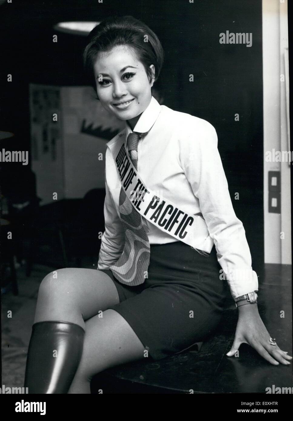 01 janvier 1967 - Queen of the Pacific Betty Lim a été présenté à l ...