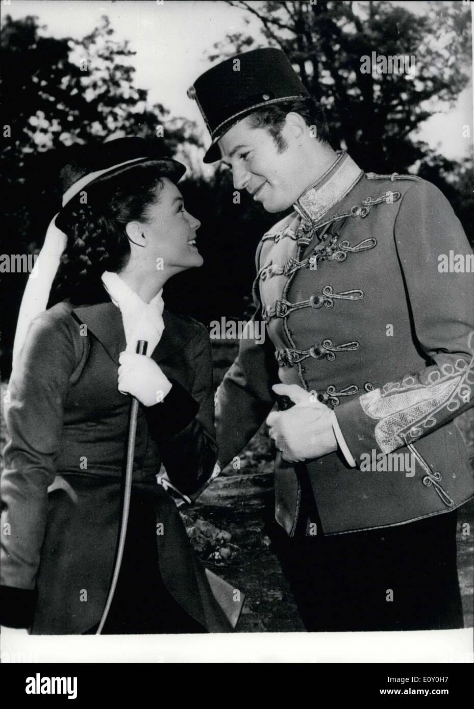 Le 13 févr., 1968 - Sur la photo sont les acteurs Walter Reyer et Romy ...