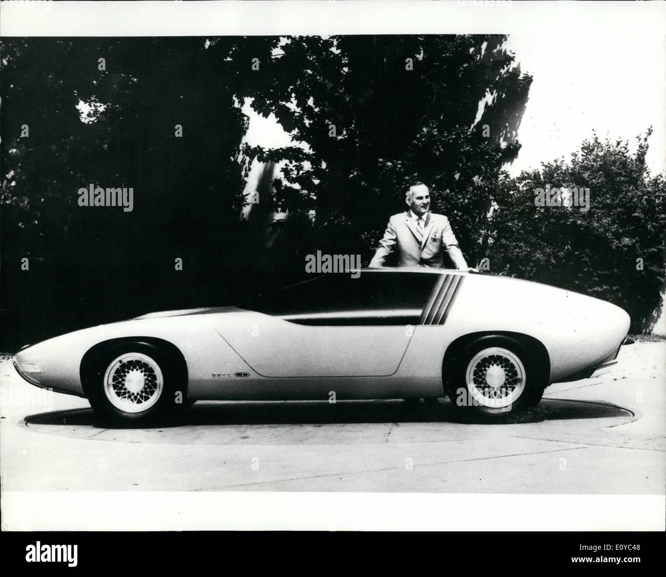 08 août, 1969 - L'Opel CD. Vue de la nouvelle Opel CD - un coupé de ...