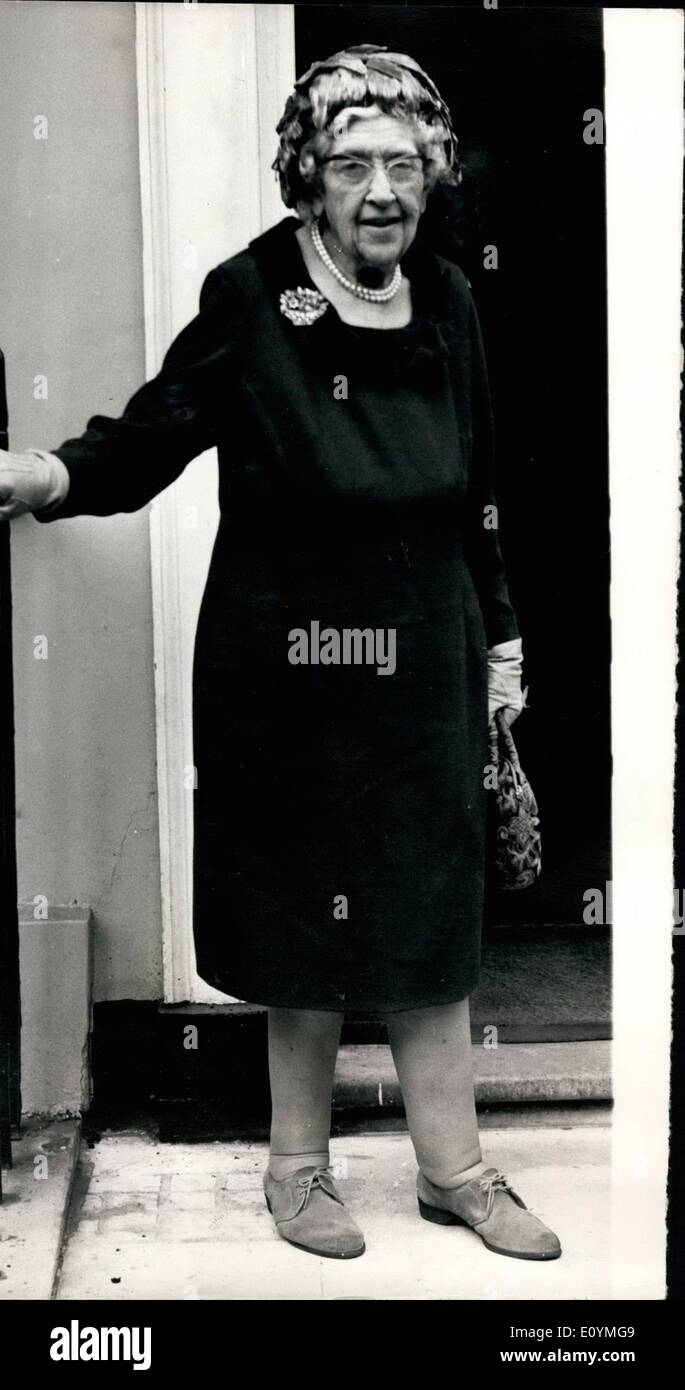 Agatha christie novel Banque de photographies et d’images à haute ...