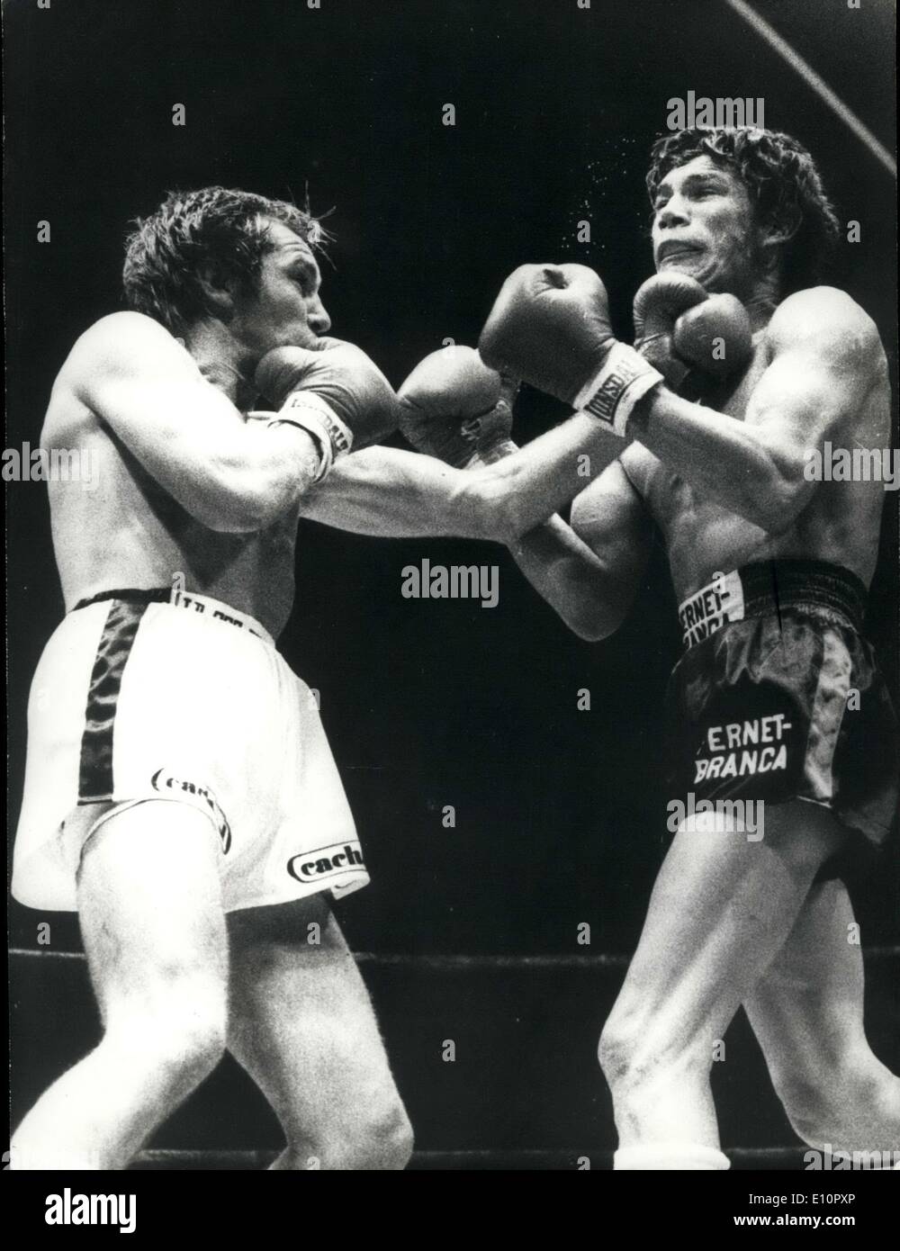 Le 30 septembre 1973 - Carlos Monzon et Jean-Claude Bouttier gauche ...