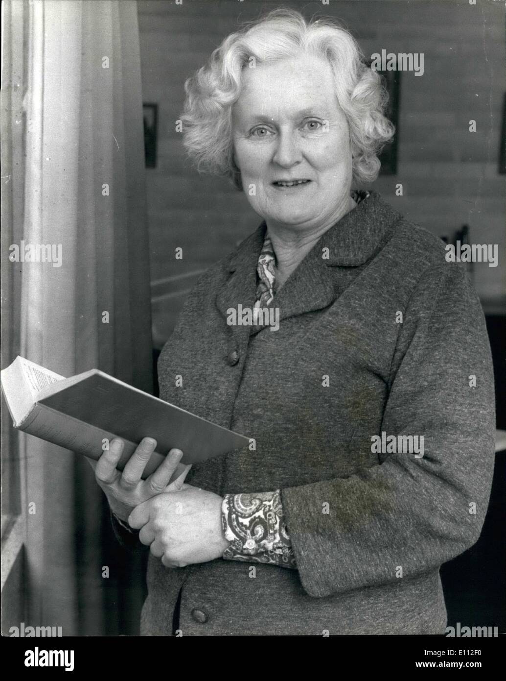 02 février 1975 - elle est de devenir la première femme à l'Université ...
