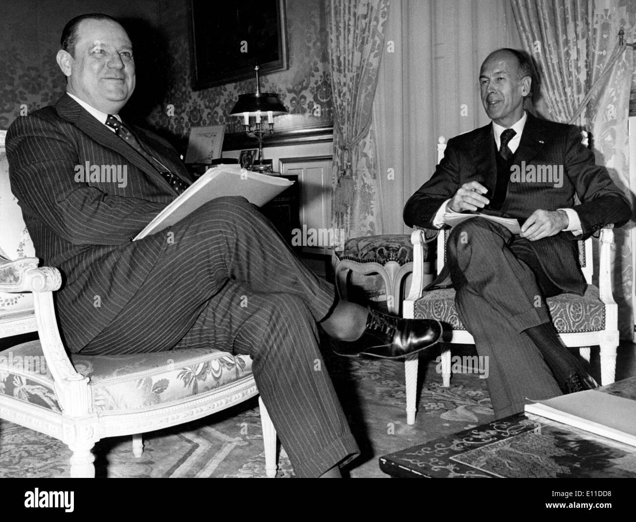Prime minister raymond barre meets Banque de photographies et d’images ...