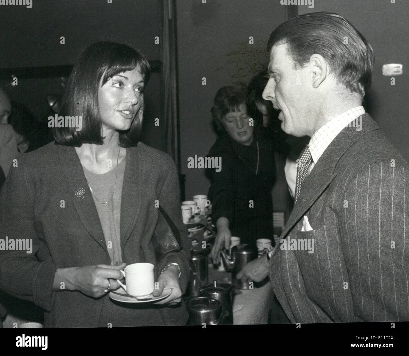 Avec une mitrailleuse Banque de photographies et d’images à haute ...