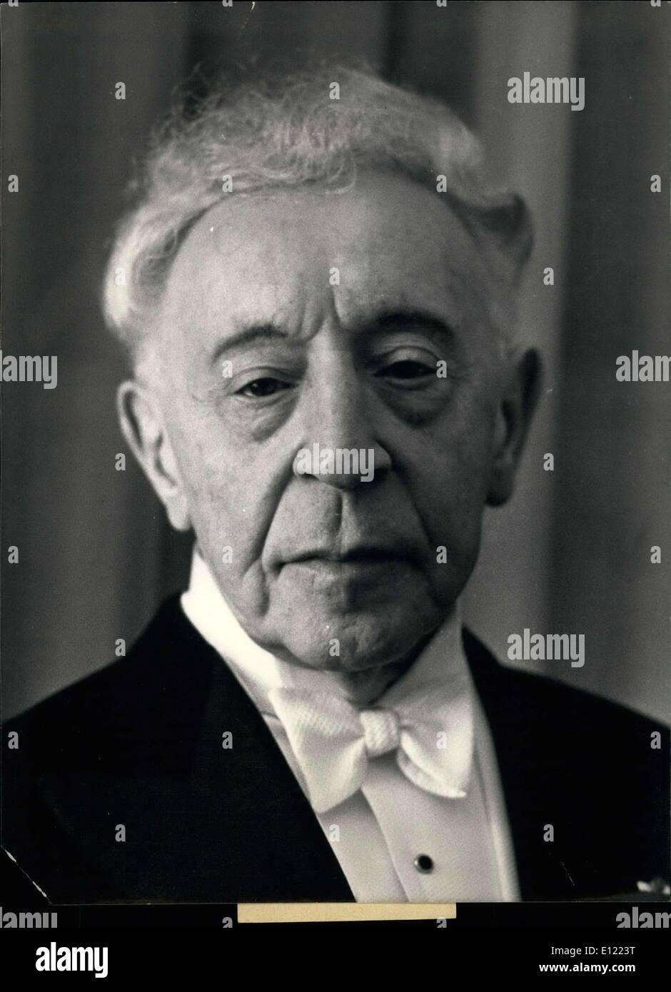 Pianist arthur rubinstein Banque de photographies et d’images à haute ...