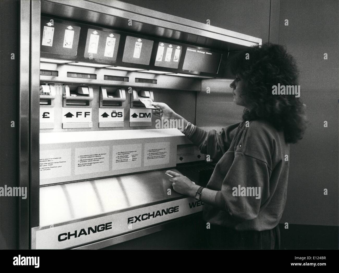 Automatic exchange machine Banque de photographies et d’images à haute ...