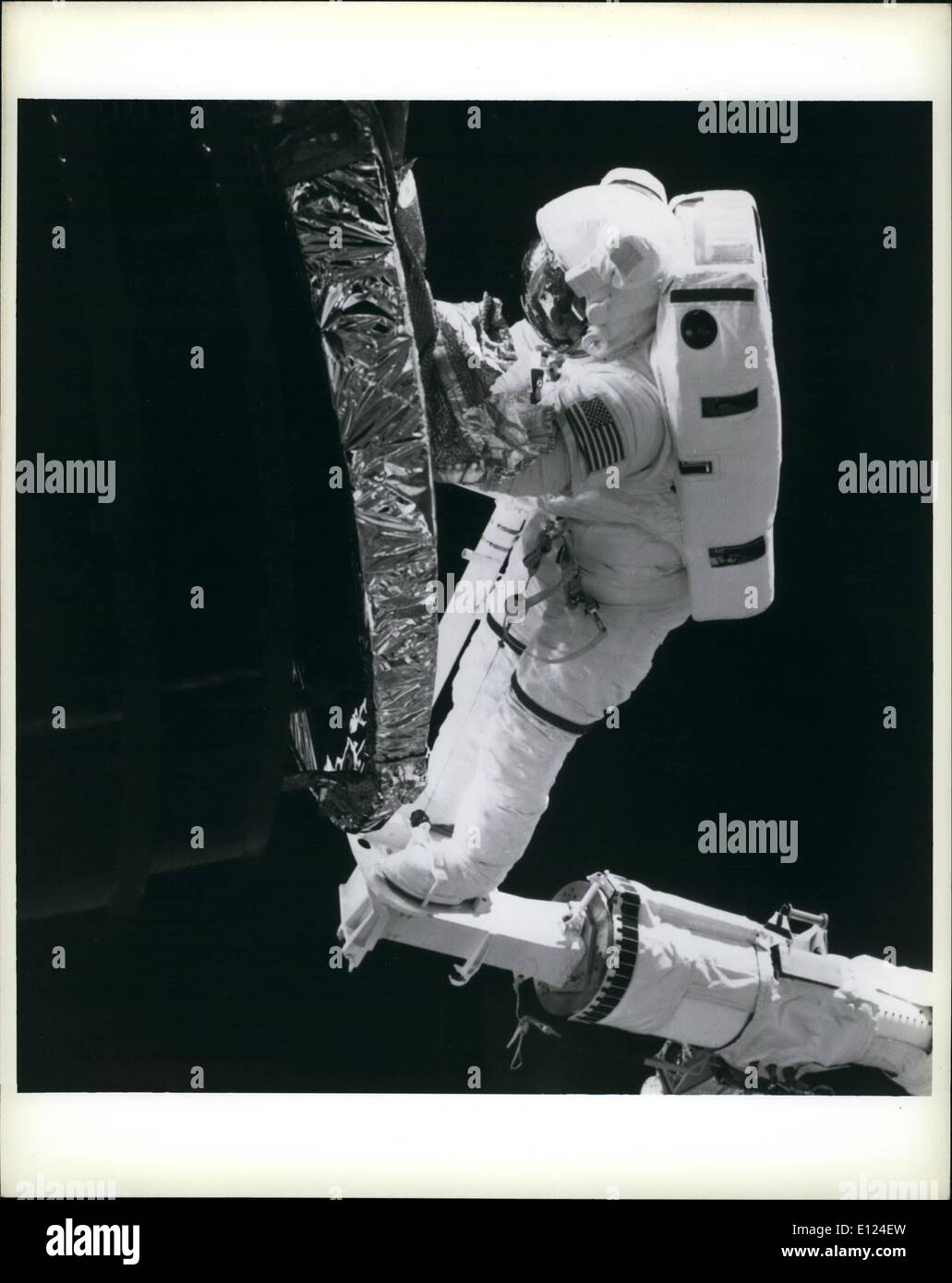 Nitrogen Jet Pack Nasa Dale Gardner