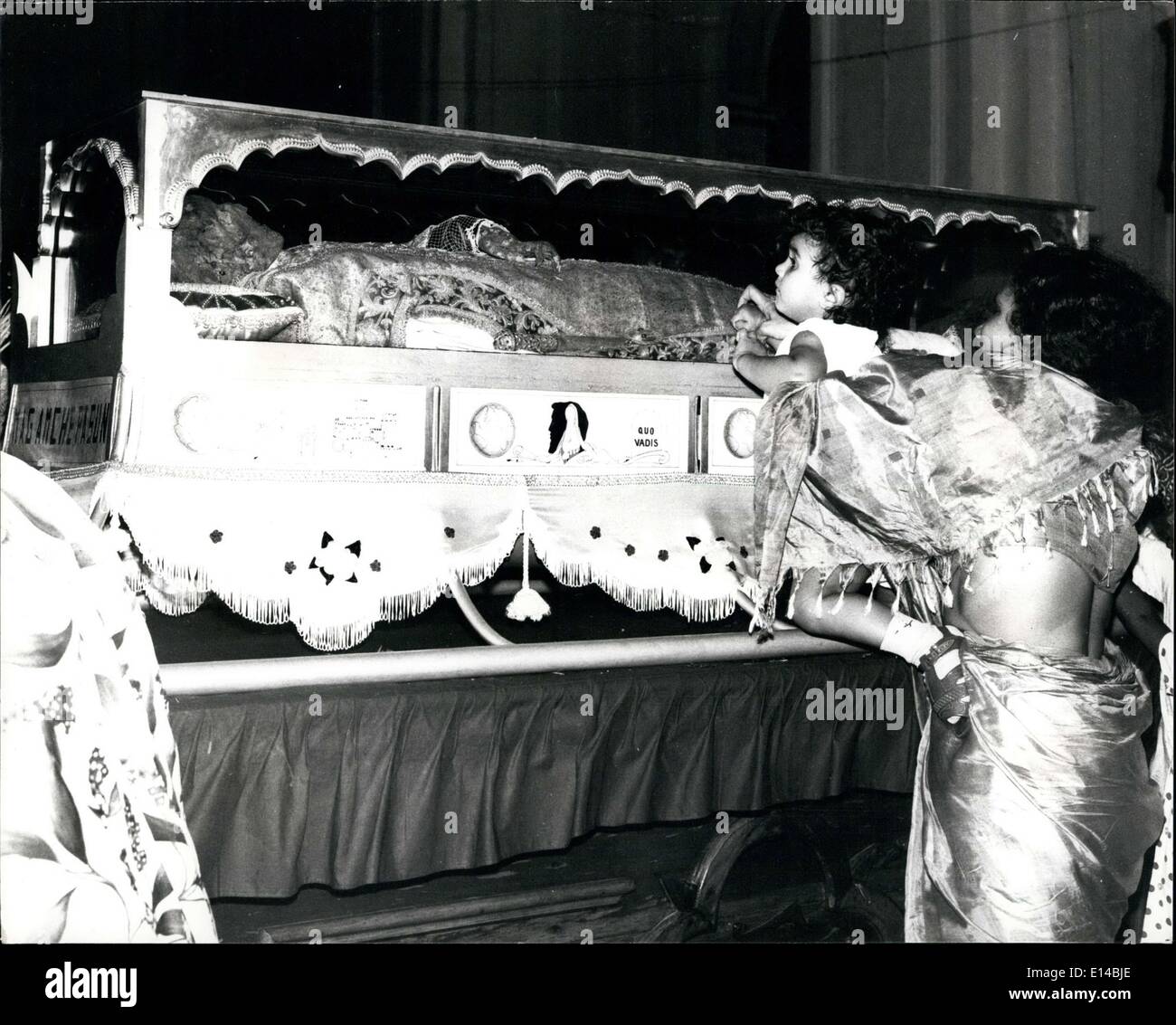 Exposition st francis xavier attire des milliers de pèlerins Banque de ...