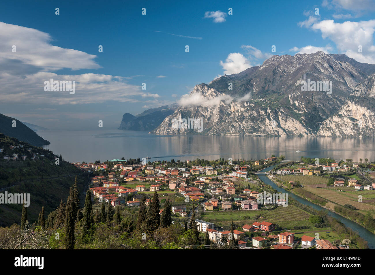 Torbole Italy Building Banque d'image et photos - Alamy