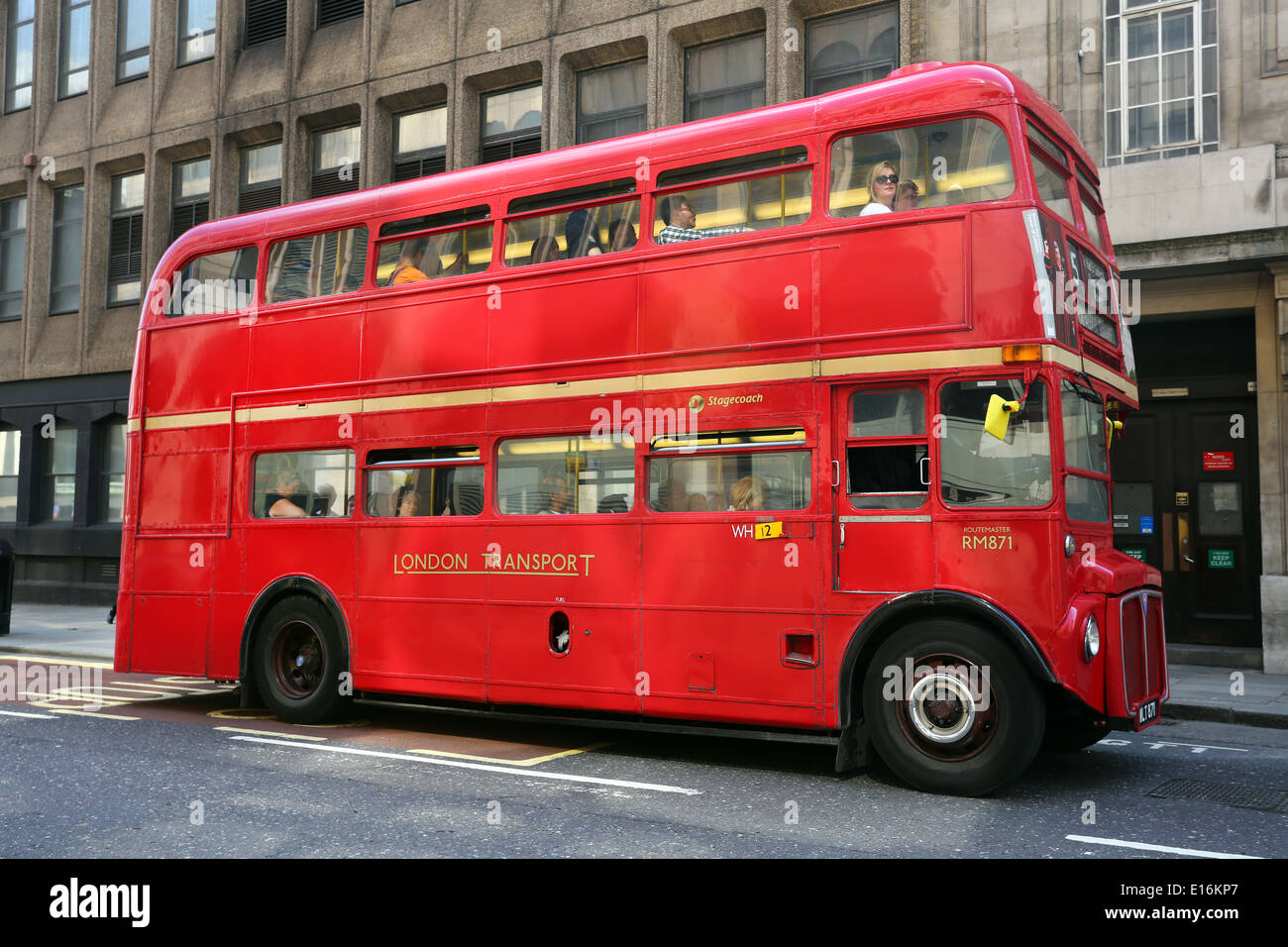 Old london double decker bus Banque de photographies et d’images à ...